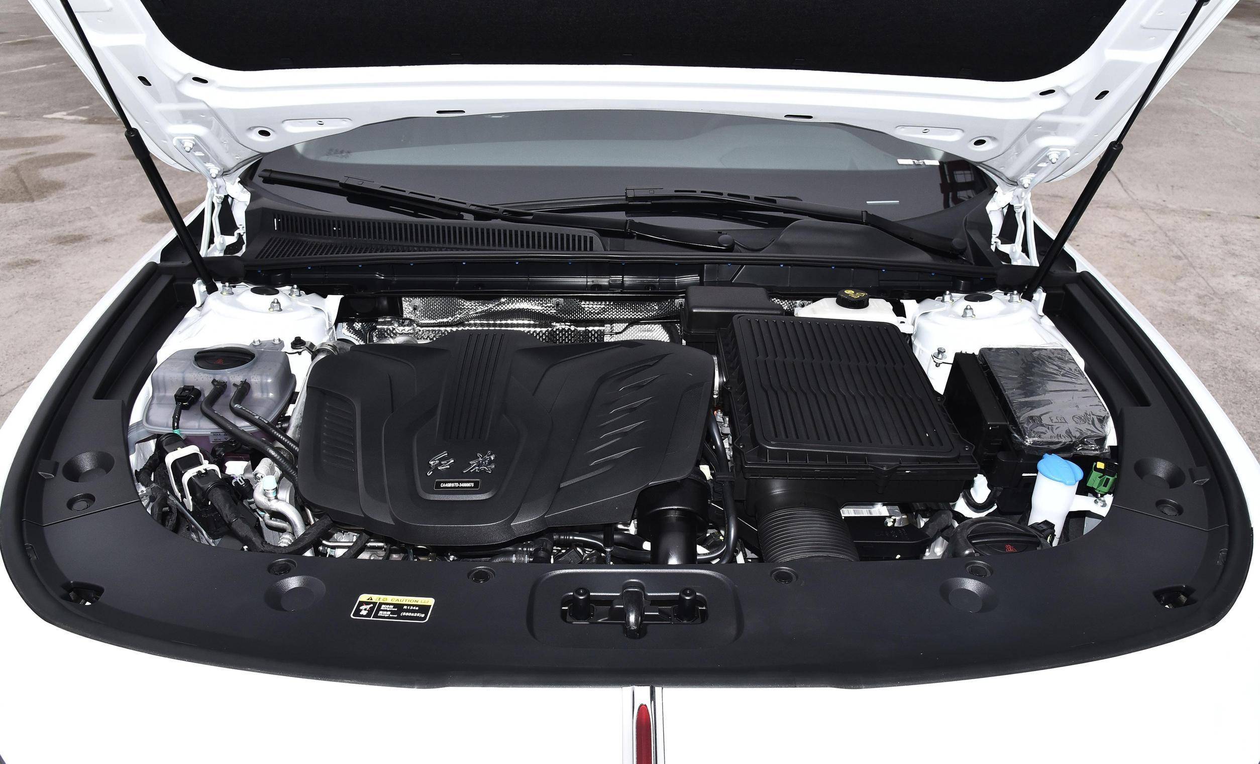 全新红旗H5外观大气，空间充足，配3套动力总成，售15.98万元起_搜狐汽车_搜狐网