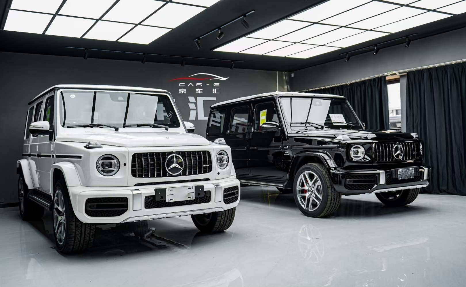 一黑一白两台23款韩版G63现车，喜欢大G的小伙伴有福了_搜狐汽车_搜狐网