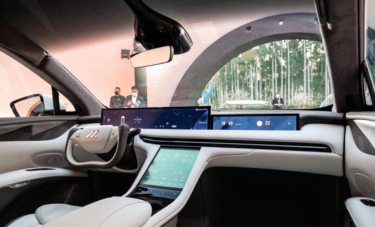 智己LS7对比蔚来ES7：国产纯电豪华SUV对决，哪款更适合你？_搜狐汽车_搜狐网