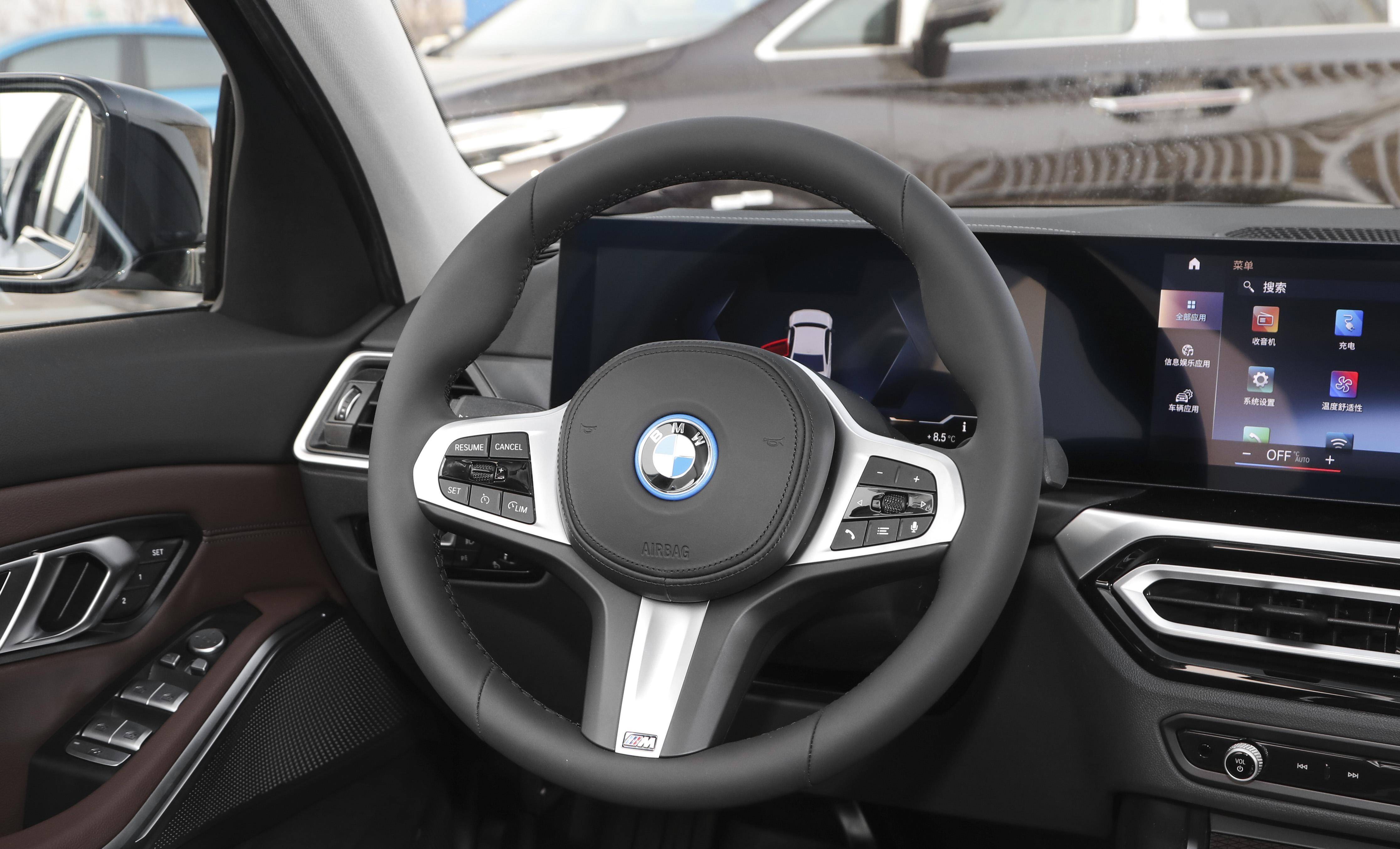 30万预算买豪华品牌轿车，你选宝马i3，还是凯迪拉克CT5？_搜狐汽车_搜狐网