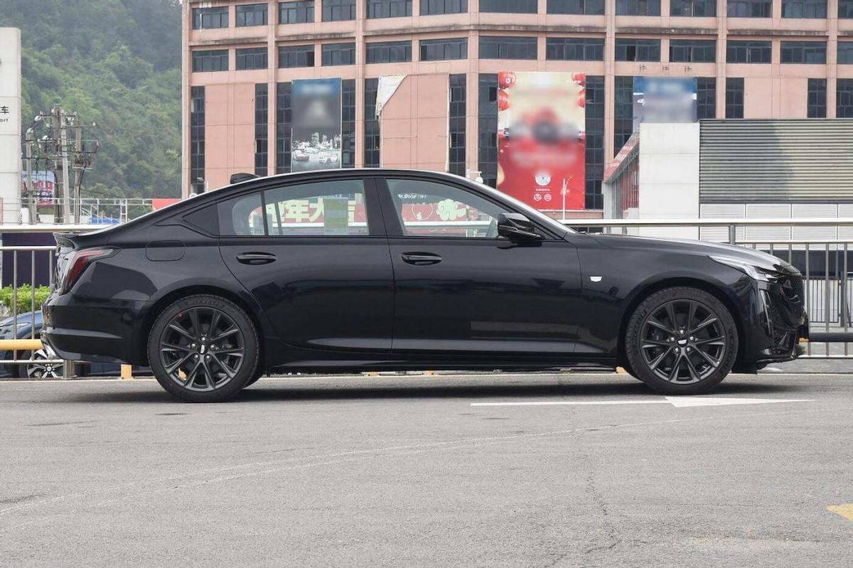 凯迪拉克发狠了，CT5连降5万，配237马力还是后驱，年轻人首选？_搜狐汽车_搜狐网