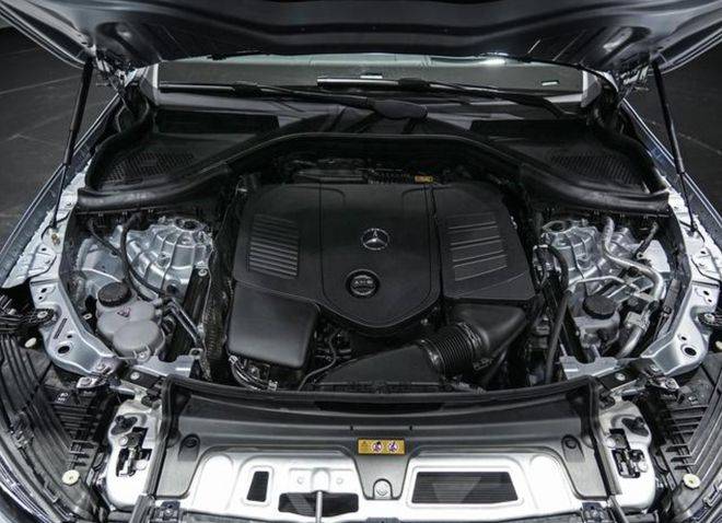 采用全新设计的奔驰GLC，搭载超大屏幕，为何市场表现不佳？_搜狐汽车_搜狐网