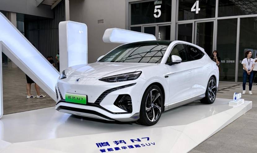 腾势N7上市，30.18万元起，又玩科技又玩配置，选它还是选L7？_搜狐汽车_搜狐网