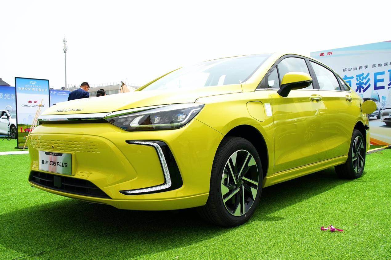 10万级宝藏车型？续航真实、颜值高，体验北京EU5 PLUS_搜狐汽车_搜狐网