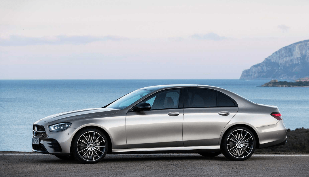 2.0T＋10AT+33英寸大屏，新CT6不到36万起，越降价越没人买？_搜狐汽车_搜狐网