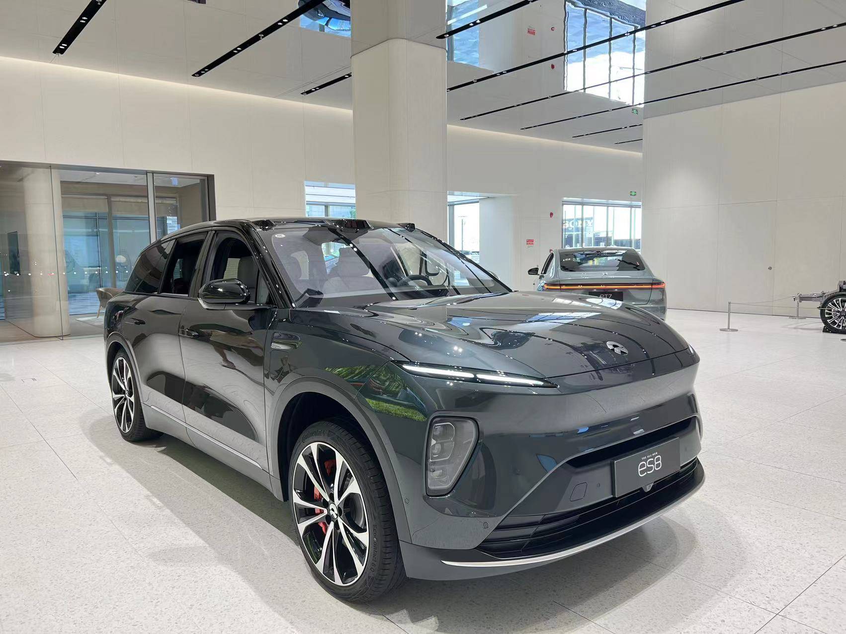 满足全场景需求，全新蔚来ES8到店实拍_搜狐汽车_搜狐网