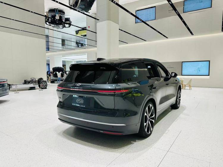 全新ES8到店实拍：从容、有度的全场景智能电动旗舰SUV_搜狐汽车_搜狐网