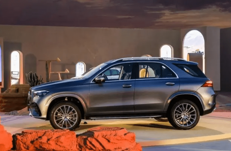 压力给到宝马X5！搭载48V轻混/插混动力，奔驰新款GLE售69.98万起_搜狐汽车_搜狐网