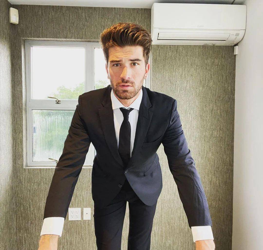 昔日他是男模，今日成为独立电影行业最佳新人_Damned_Chris_梦想