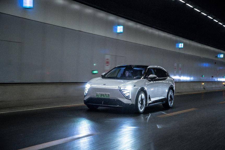 33.9万起！高合HiPhi Y正式上市、搭第二代NT展翼门，颜值爆表！_搜狐汽车_搜狐网