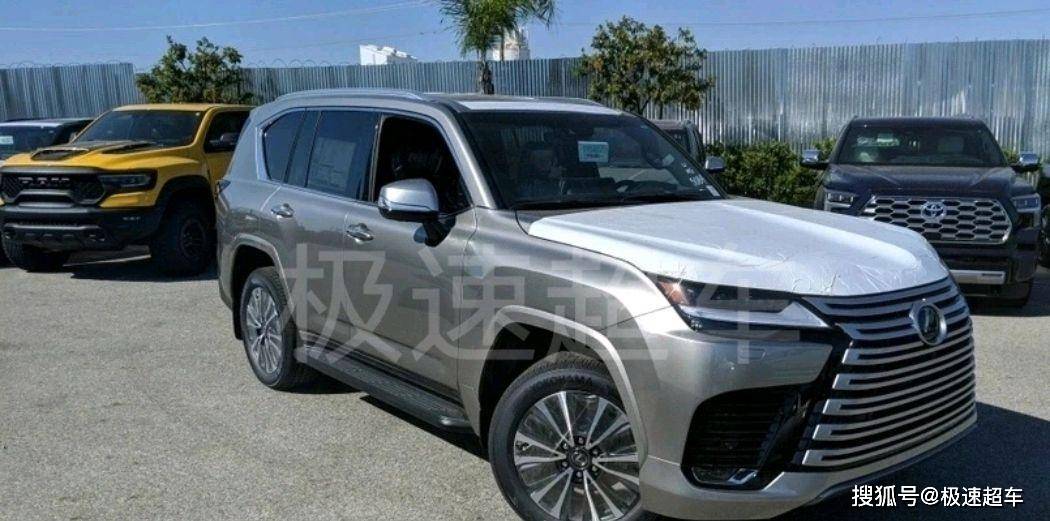 丰田SUV的“旗舰”，雷克萨斯LX600抵达港口，双涡轮6缸引擎+四驱_搜狐汽车_搜狐网