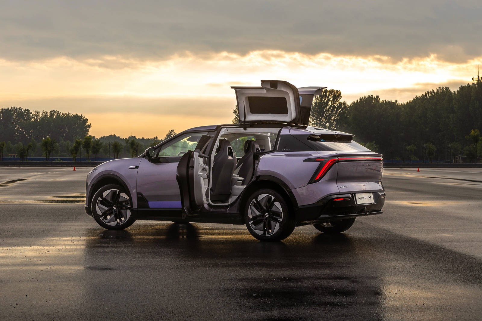 33.9万起！配展翼门/115度电/后轮转向，高合HiPhi Y正式上市_搜狐汽车_搜狐网