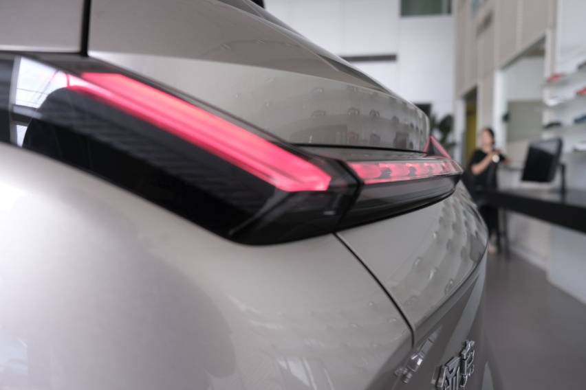 探店领克08EM-P，综合续航1400km，搭载魅族车机系统有惊喜_搜狐汽车_搜狐网