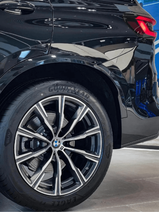 你猜，要是宝马X5L用上了双腔空气悬挂，需要加多少钱？_搜狐汽车_搜狐网