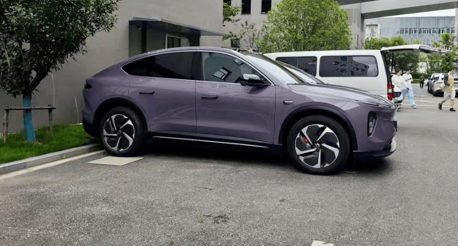 全新蔚来EC6现身街头，配激光雷达+电动尾翼，腾势N7不香了？_搜狐汽车_搜狐网