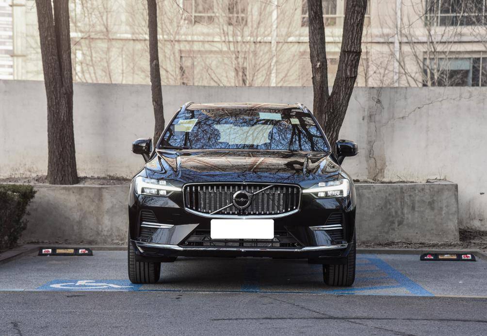 沃尔沃XC60自降身价，与奔驰GLB抢市场，车宽超1米9，不到30万_搜狐汽车_搜狐网