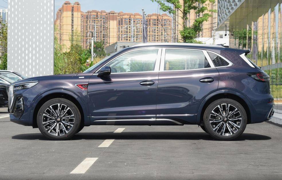 20万级SUV，就能有比肩Q5L的豪华感？动态试驾红旗HS5_搜狐汽车_搜狐网