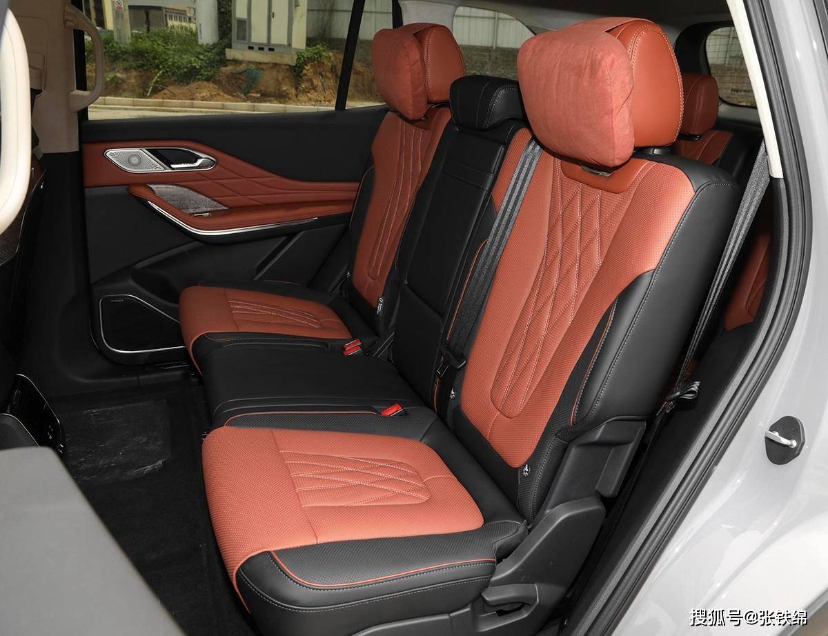 新款红旗HS7将上市，外观很霸气，5/6/7座都有，搭载2.0T动力_搜狐汽车_搜狐网