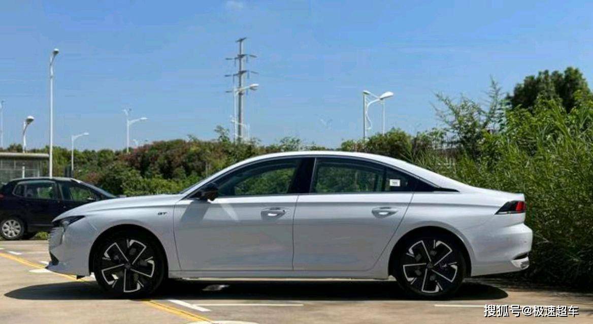 实拍国产标致508L，无边界格栅时尚又犀利，1.6T引擎，运动范十足_搜狐汽车_搜狐网