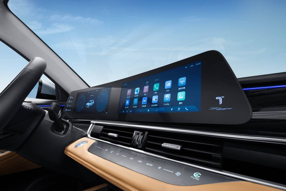 比第三代 CS75PLUS香多了！鲲鹏动力+ 8155座舱，瑞虎8 PRO冠军版8月8日上市_搜狐汽车_搜狐网