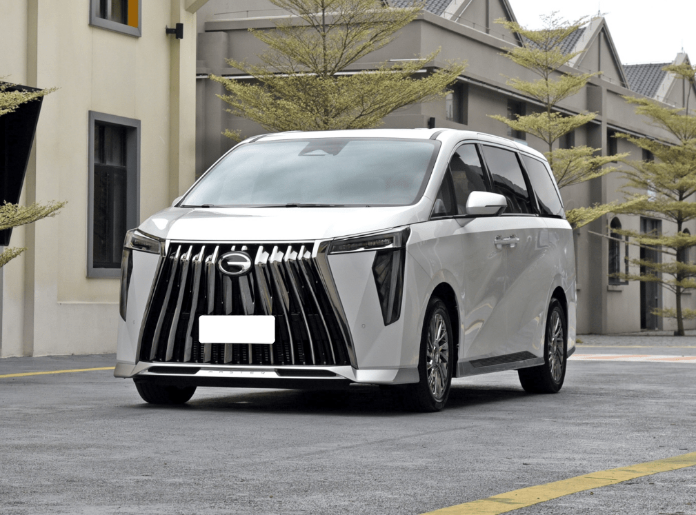 别克GL8压力大了，这车长超5米2造型霸气，内饰豪华，油耗5.42L_搜狐汽车_搜狐网