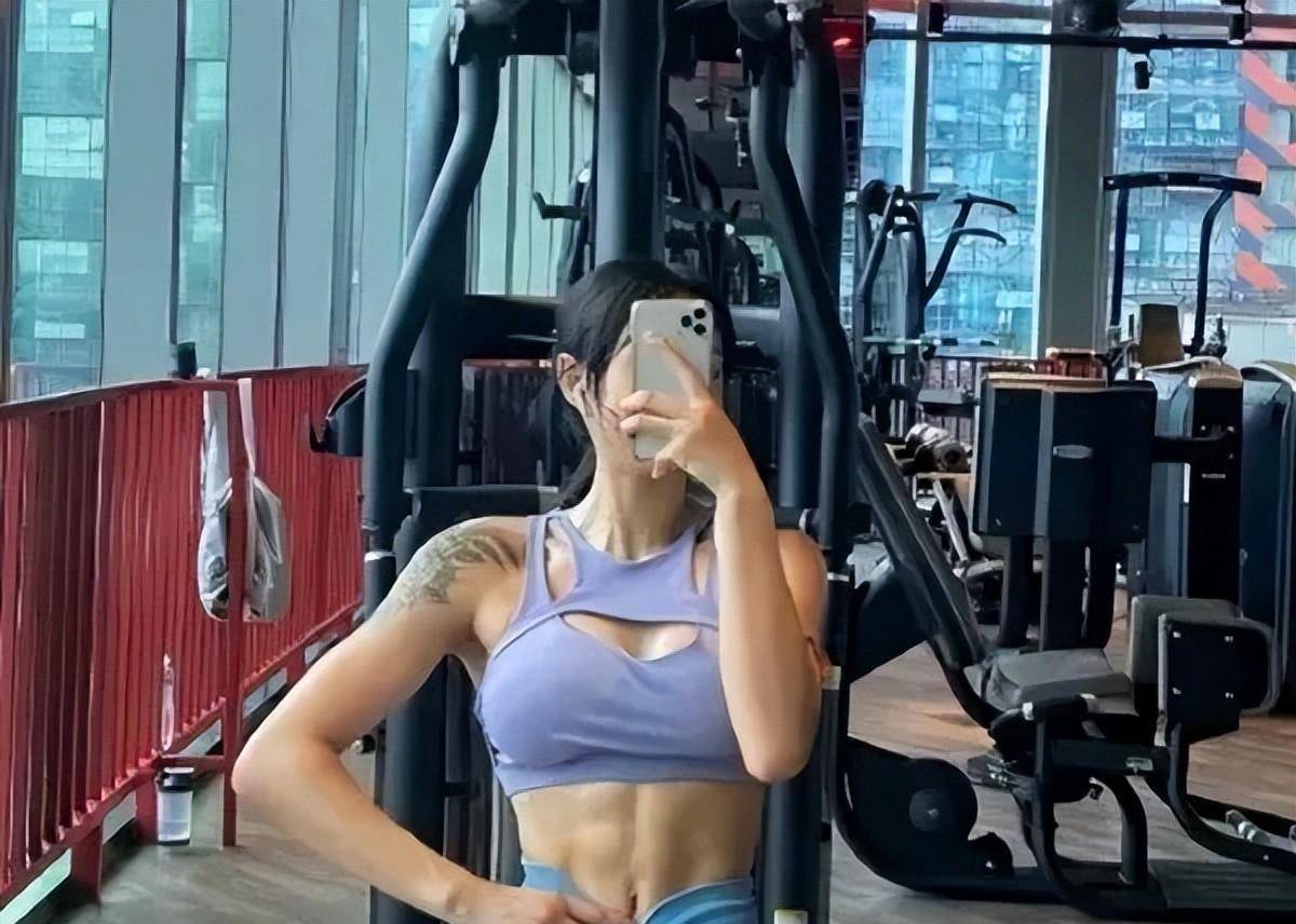 181cm的成都女子，完美身材逆天长腿简直绝了！ - 四川风情