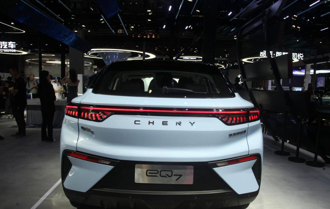 预售14.39万起挺克制，分手“宾法”设计挺顺眼，奇瑞eQ7来了_搜狐汽车_搜狐网