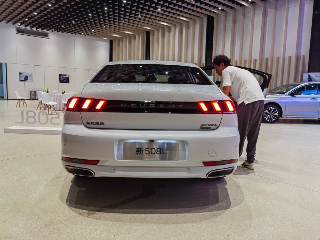 前脸大改！中期改款标致508L上市售16.37万元起_搜狐汽车_搜狐网