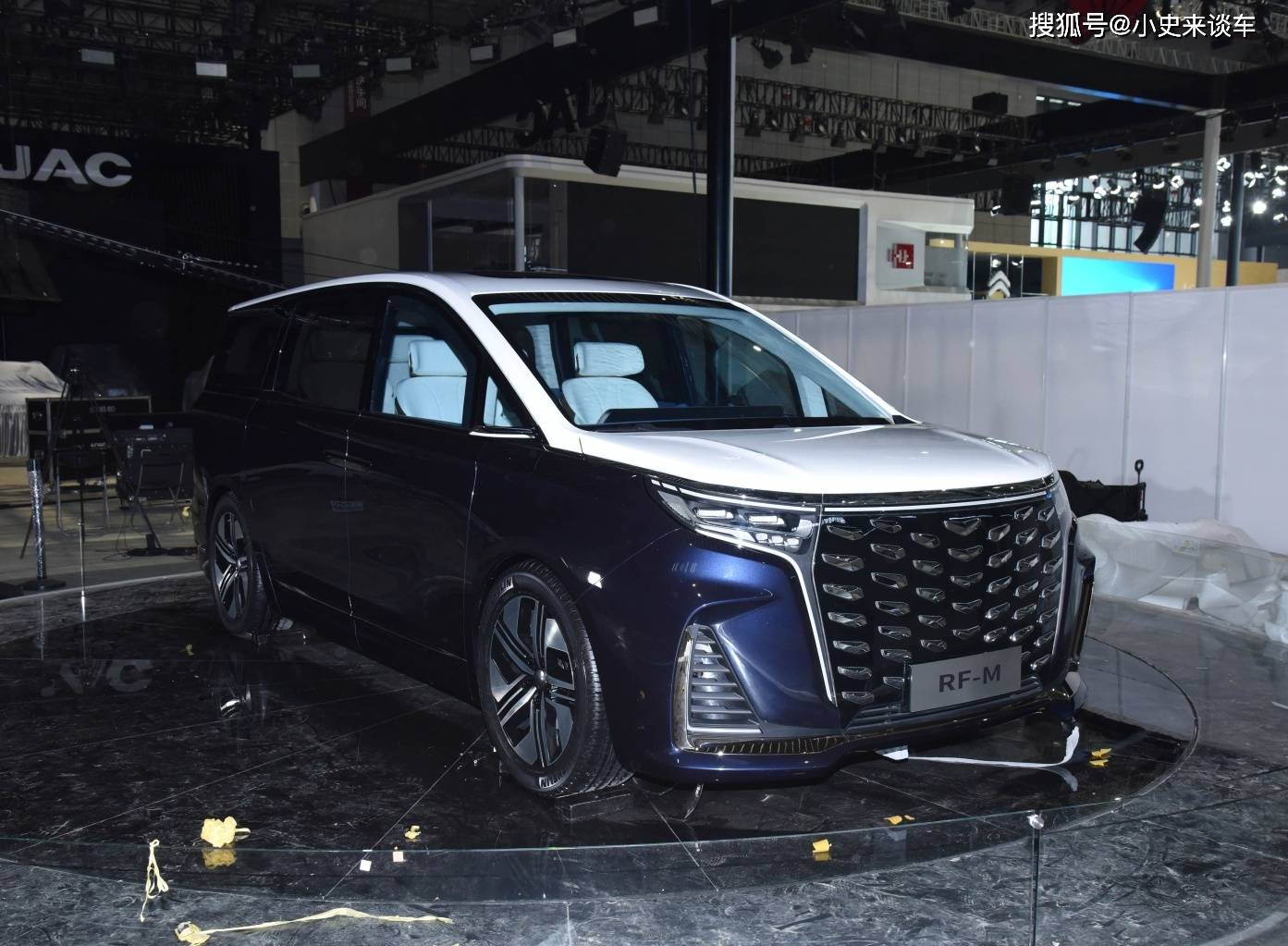 亲民版的“别克GL8”亮相！豪华外观车长超5米2，插混续航1200km_搜狐汽车_搜狐网