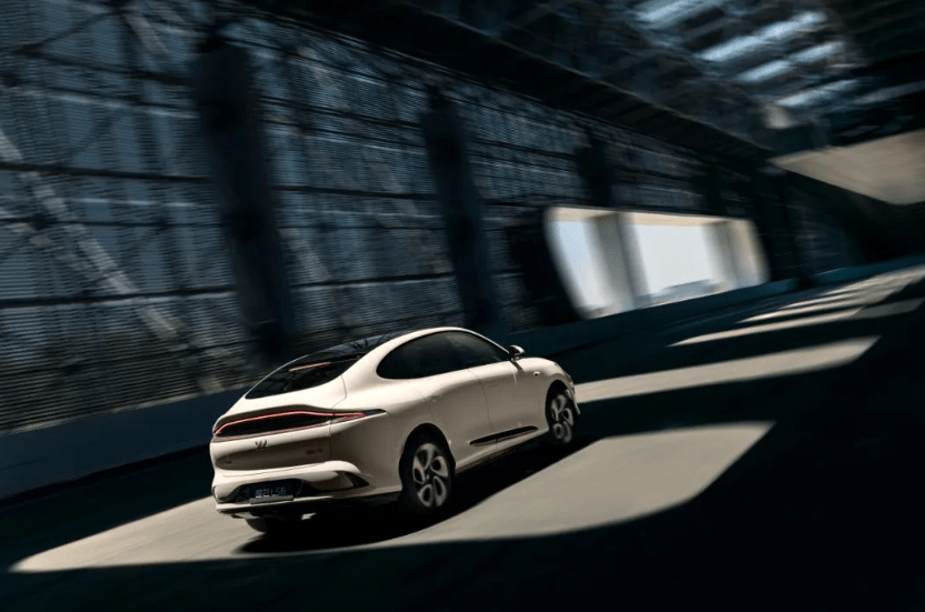 Model Y最强对手来了！激光雷达+真800V平台，智己LS6预售23万起_搜狐汽车_搜狐网