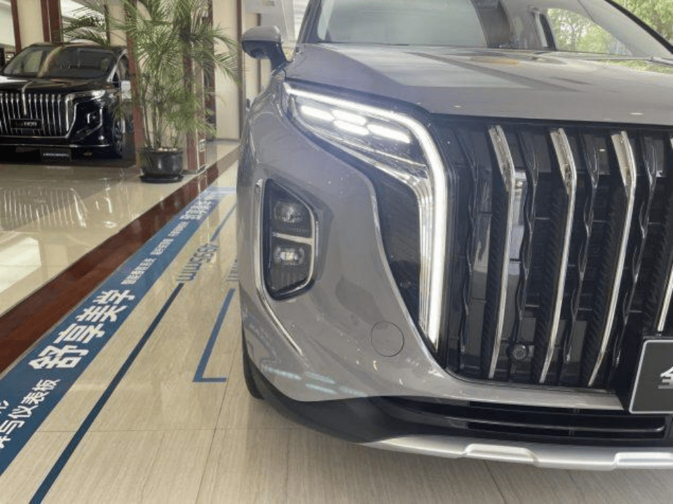 全方位升级，全系配2.0T+爱信8AT，实拍全新一代红旗HS7_搜狐汽车_搜狐网