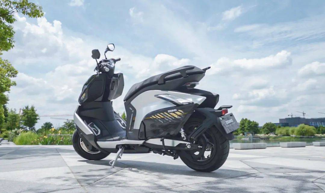 2万价格带最畅销！极核AE8S+和九号E300P，两款高速电摩选哪款？_搜狐汽车_搜狐网