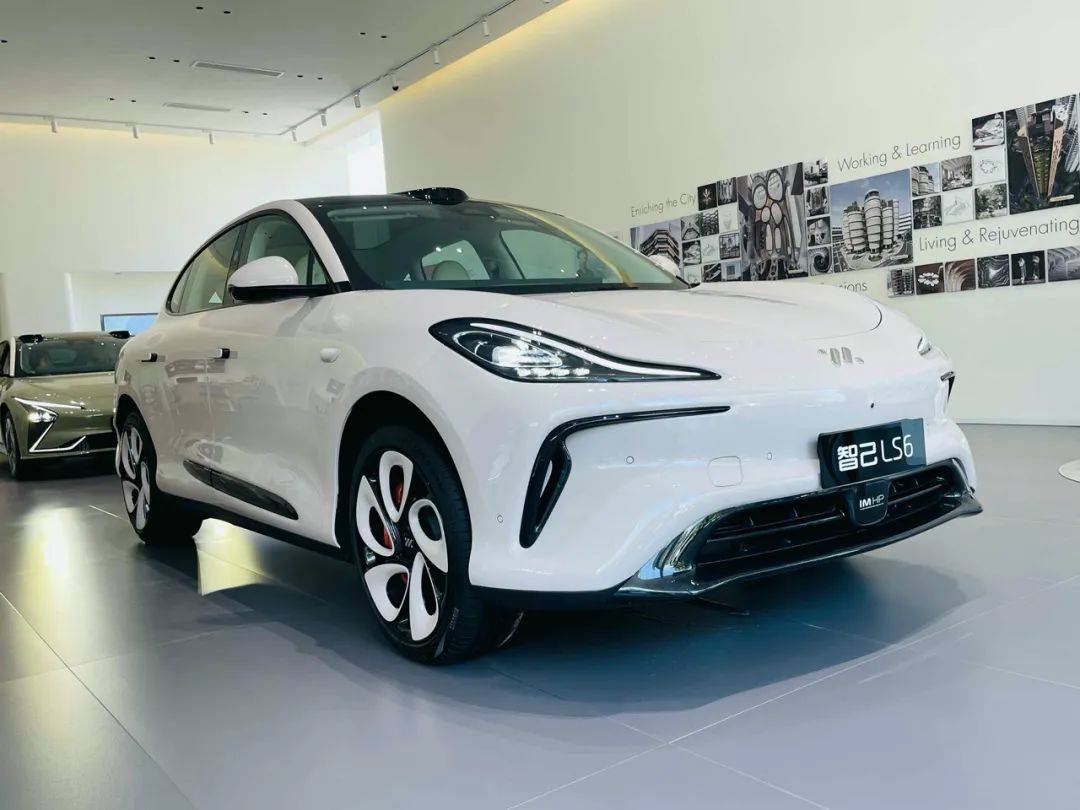 史上最强6系即将上市！抢先体验智己LS6_搜狐汽车_搜狐网
