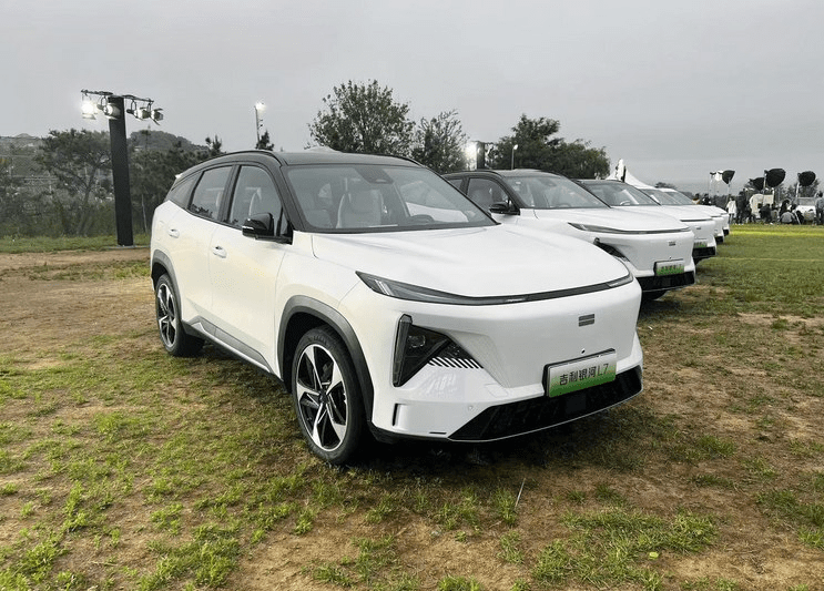 插混市场新霸主：吉利银河L7 vs 宋plus-dmi，谁能笑到最后？_搜狐汽车_搜狐网