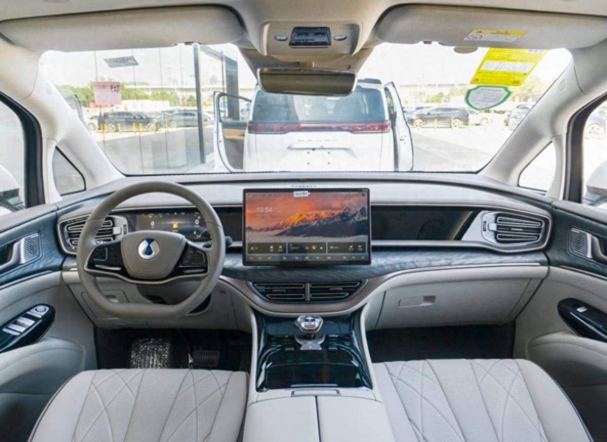 售33.58万元起，都是中大型混动MPV，高山对比腾势D9，你选谁？_搜狐汽车_搜狐网