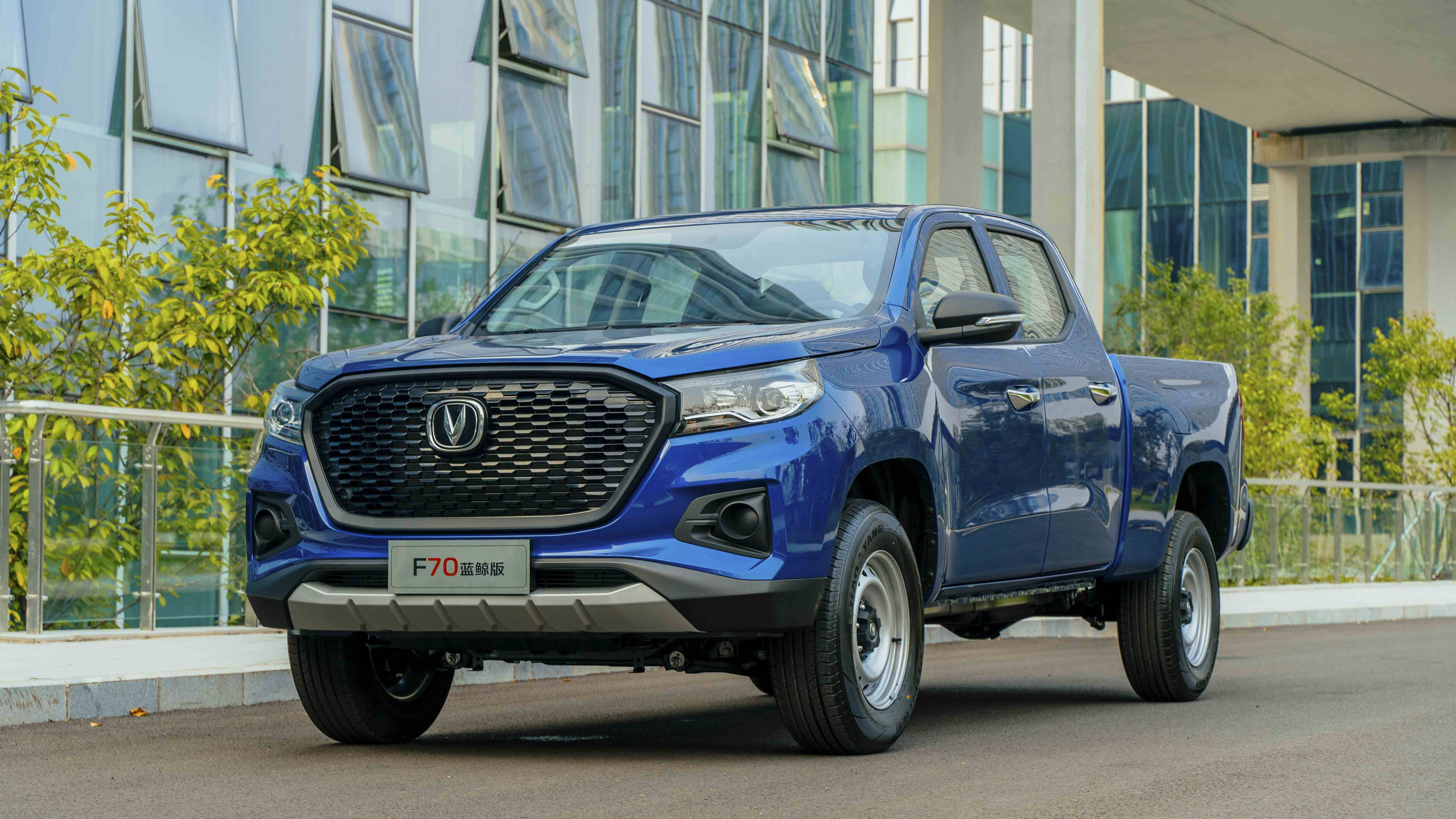 长安F70蓝鲸版上市，8.99万元起售，标配蓝鲸2.0T发动机_搜狐汽车_搜狐网