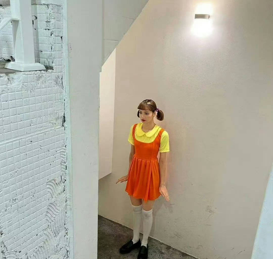 Lisa万圣节cos木偶女孩旧照曝光 服装表情神还原-搜狐大视野-搜狐新闻