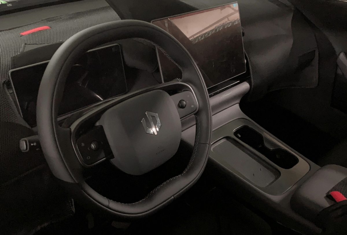 高通8295芯片加持的零跑C10，价格会“卷”过C11?_搜狐汽车_搜狐网