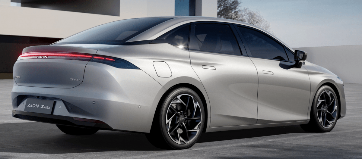 15 万元纯电家轿导购：Aion S Max 还是秦PLUS EV冠军版？_搜狐汽车_搜狐网