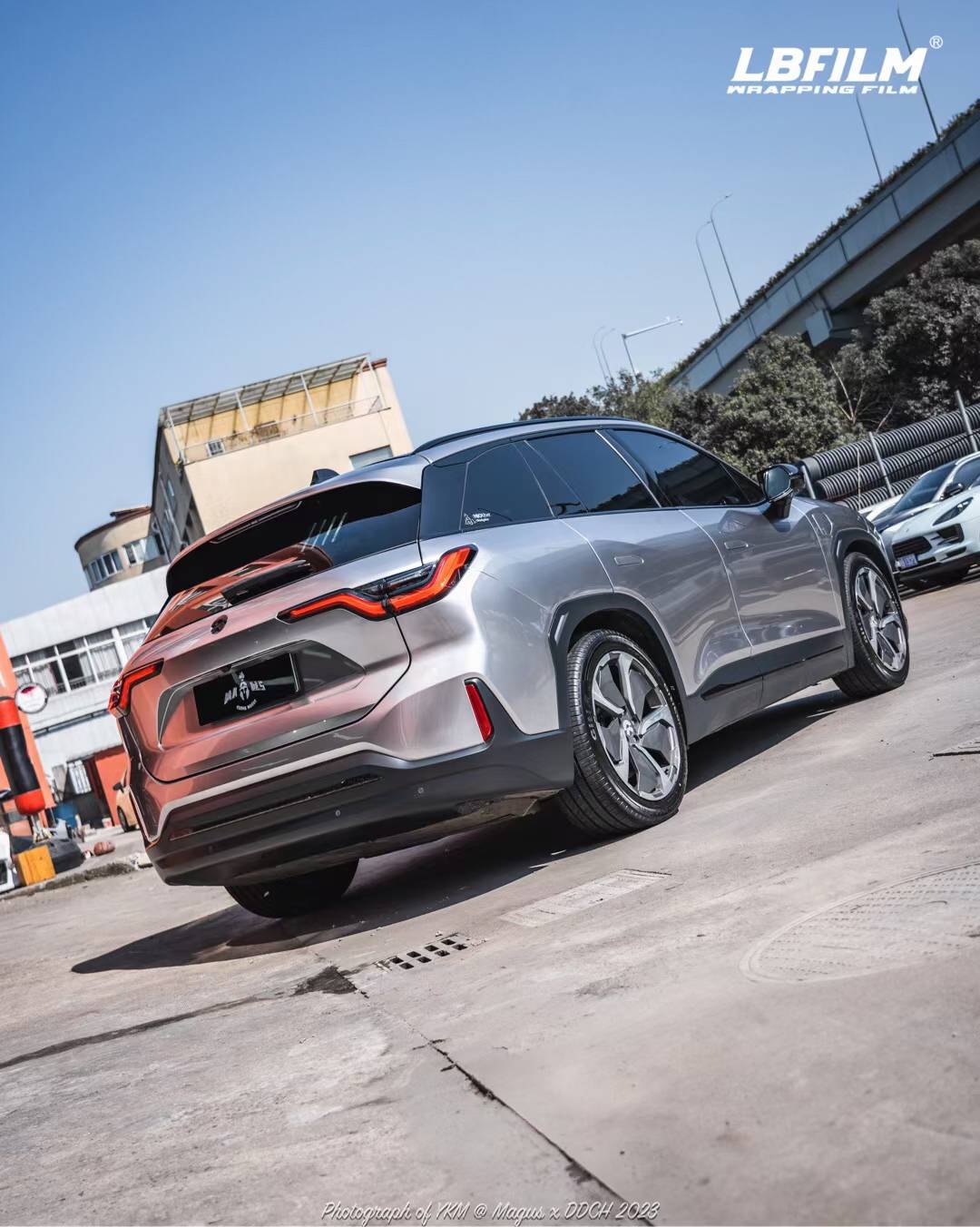 蔚来ES6-LB改色膜液态金属铝水银，流动得的金属质感确实没得说_搜狐汽车_搜狐网