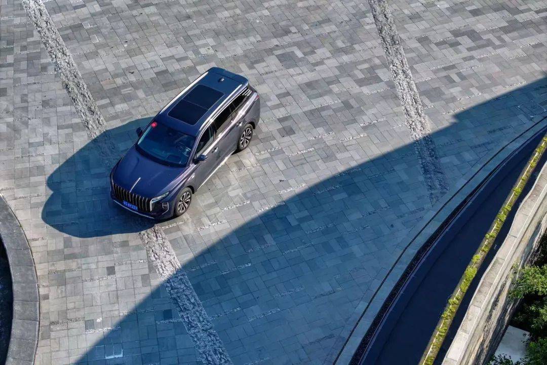 体验中式豪华旗舰级SUV！全新红旗HS7_搜狐汽车_搜狐网