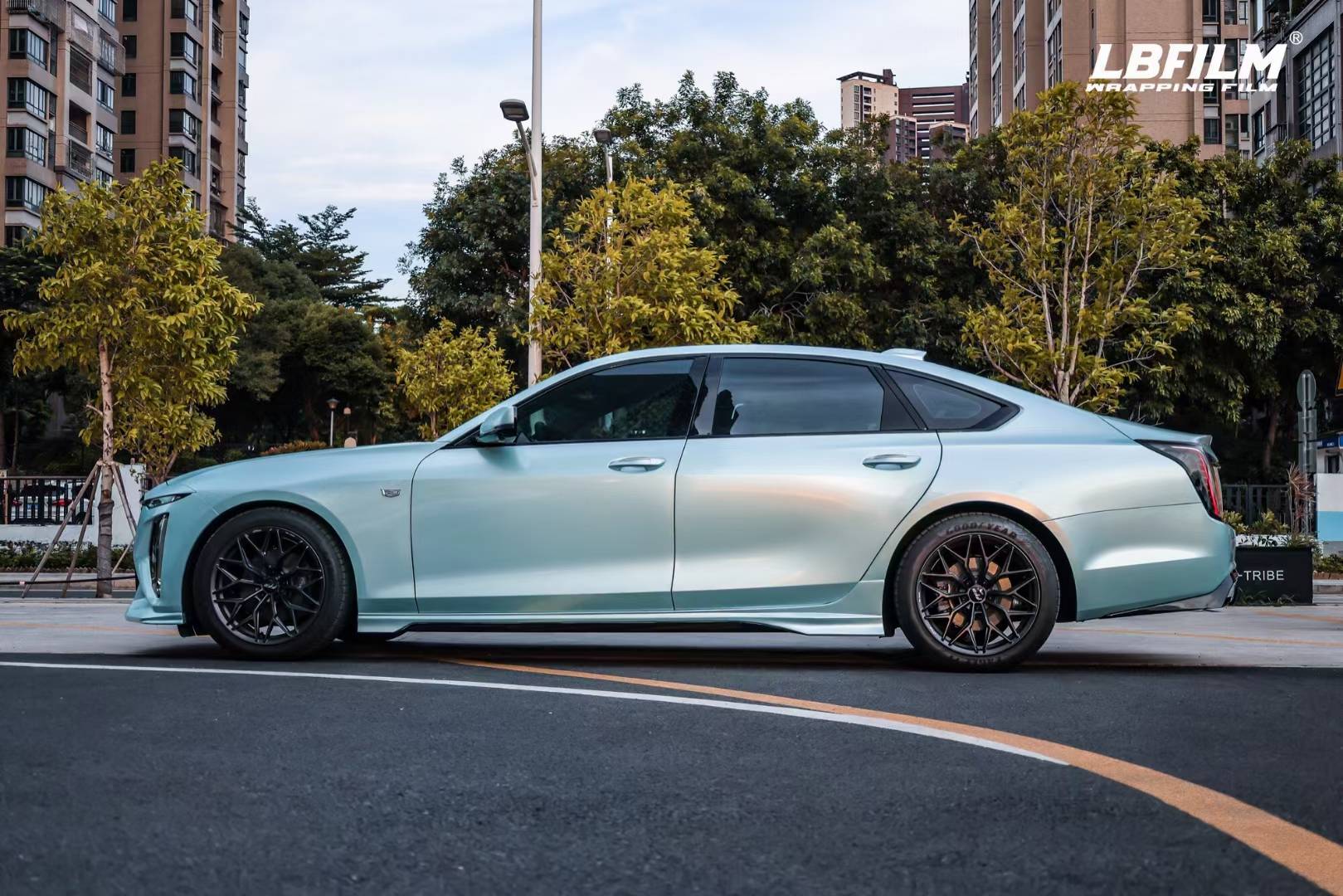 凯迪拉克CT6-LB改色膜液态金属同温层蓝，镶嵌着云的颜色_搜狐汽车_搜狐网