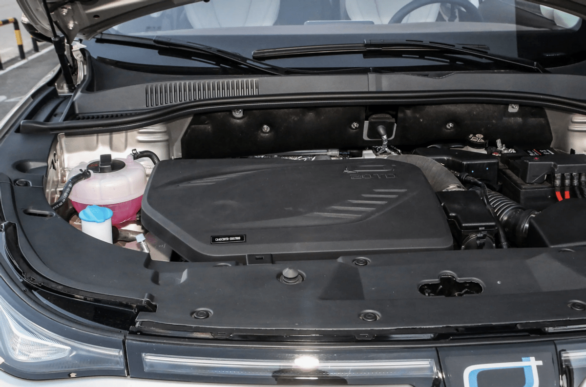 10万级家用SUV诚意之作！4米7车长+2.0T配8AT，顶配不到15万_搜狐汽车_搜狐网