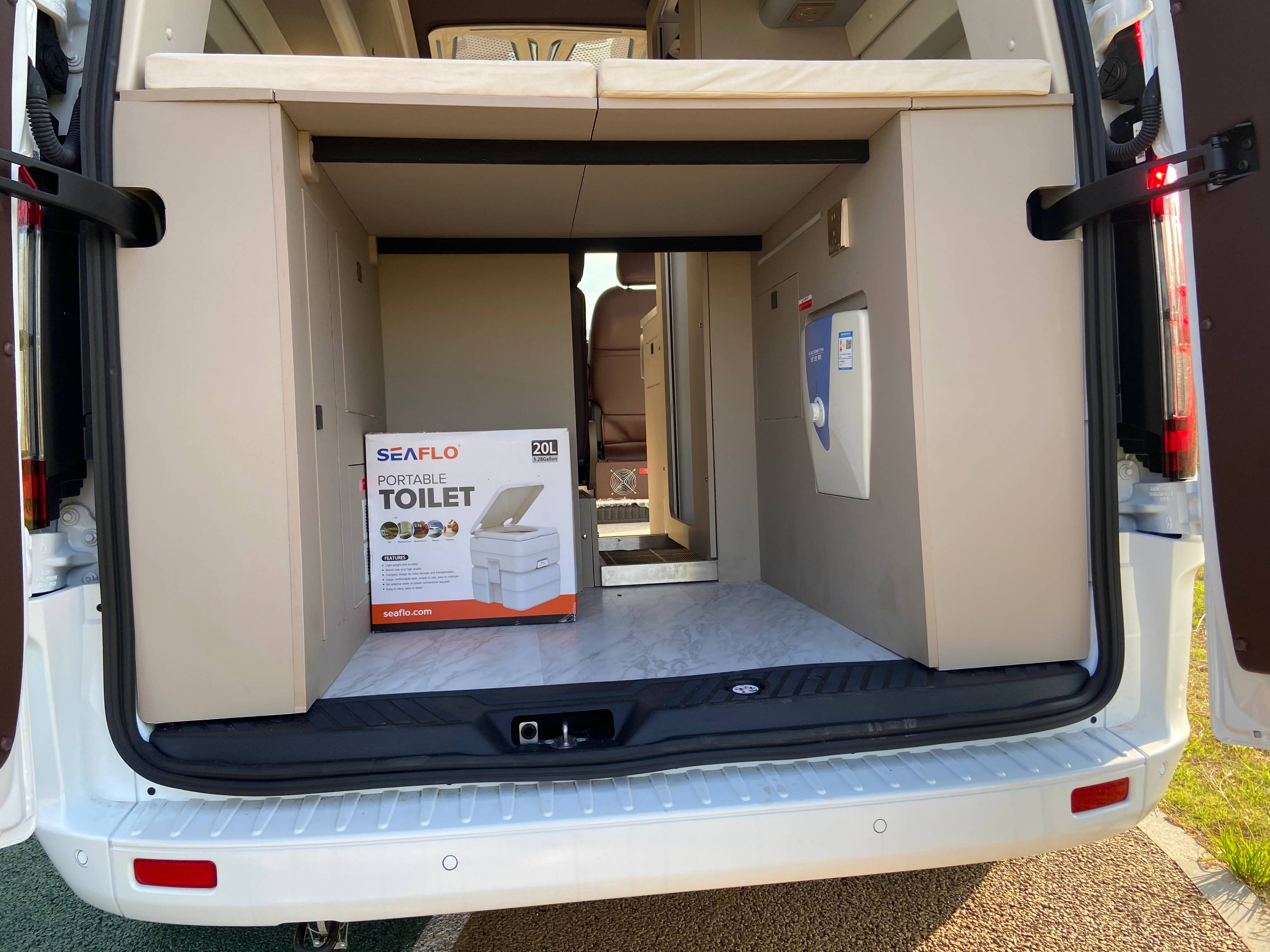 23款福特V362旅居小房车，都市通勤，长途旅游最佳选择。趣蜂B610_搜狐汽车_搜狐网