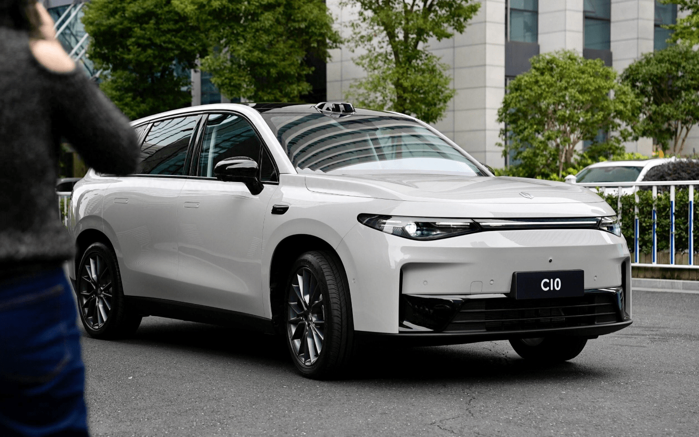 广州车展丨零跑C10实车现身，配激光雷达，或14万起竞争理想L7？_搜狐汽车_搜狐网