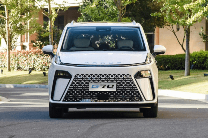 4米9长MPV，旋转6座2+1+3布局，搭2.0T+9AT，提供7座，14.98万起_搜狐汽车_搜狐网