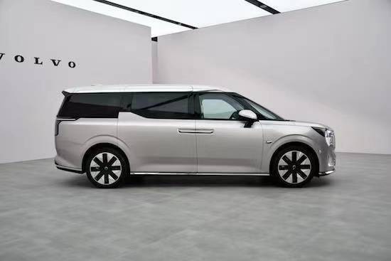 沃尔沃EM90亮相车展，最贵纯电MPV售81.8万元，腾势D9只能仰望？_搜狐汽车_搜狐网