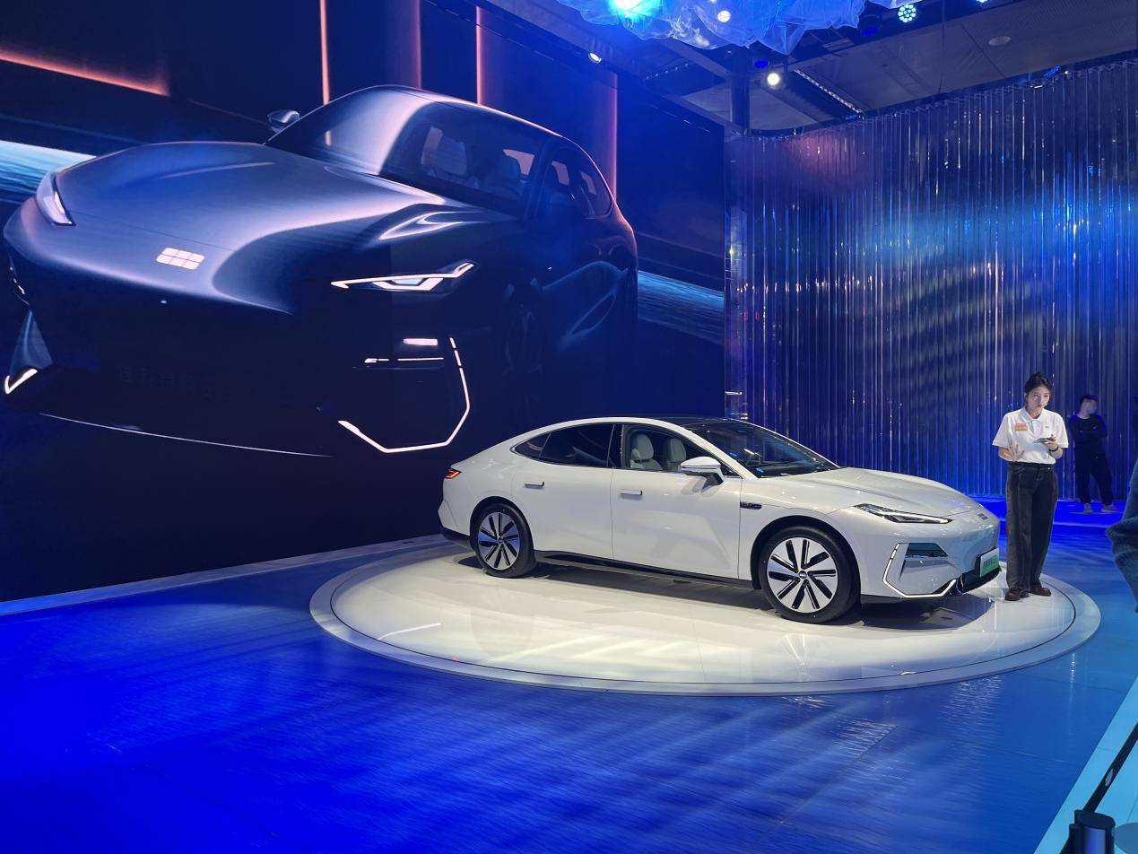 充电5分钟续航180km，吉利银河E8这么牛？_搜狐汽车_搜狐网