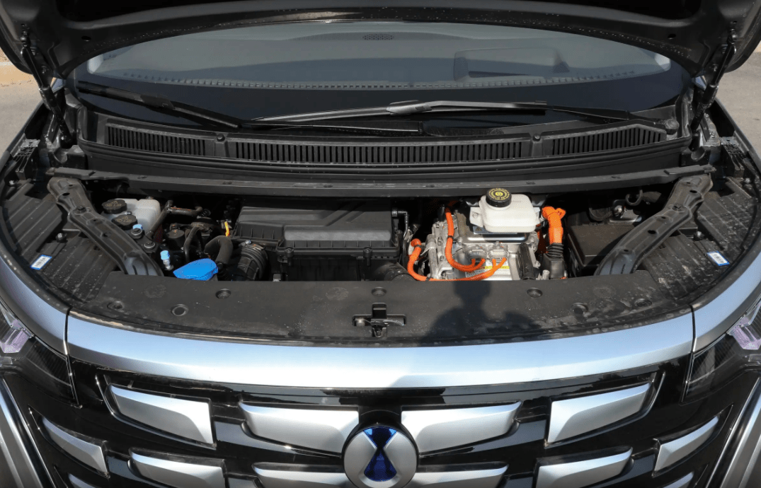 对比腾势D9 DM-i，传祺E9空间小配置低，还值得入手吗_搜狐汽车_搜狐网