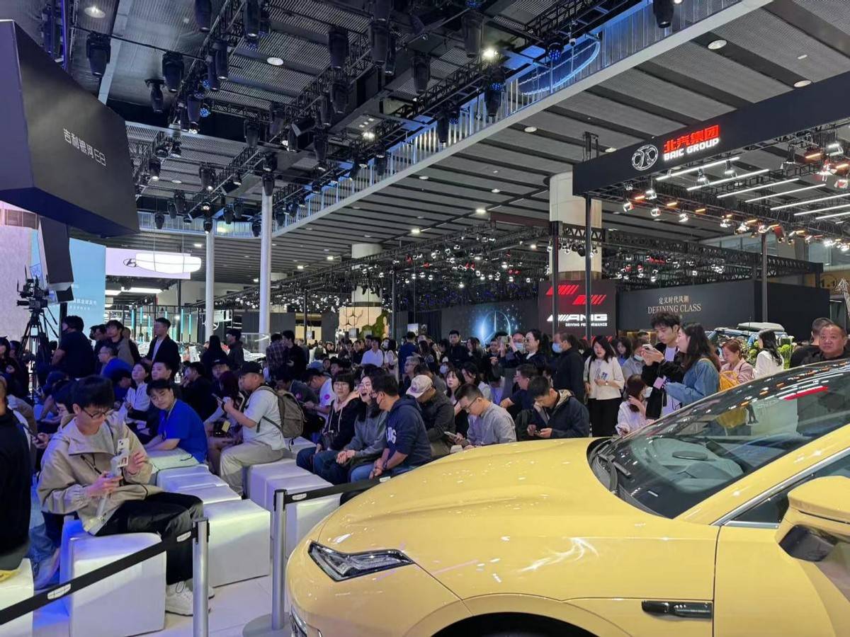 银河e8的亮点引领潮流:广州车展上探索全新科技 搜狐汽车 搜狐网